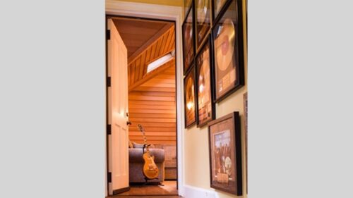 DUCK HALL – PRAVDA ARCHITECTURE/ DESIGN